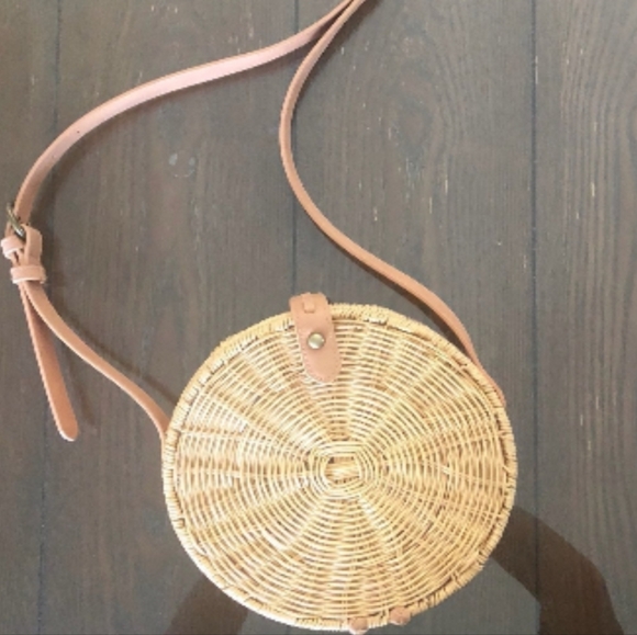 Universal Thread | Bags | Universal Thread Round Rattan Crossbody Bag ...